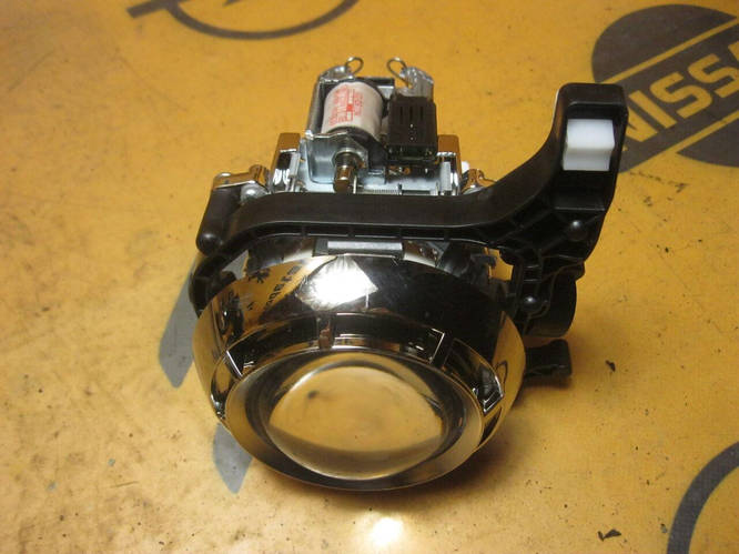 Б/У Линза передняя левая MERCEDES-BENZ C-CLASS (W204) Xenon 1307210016 ...