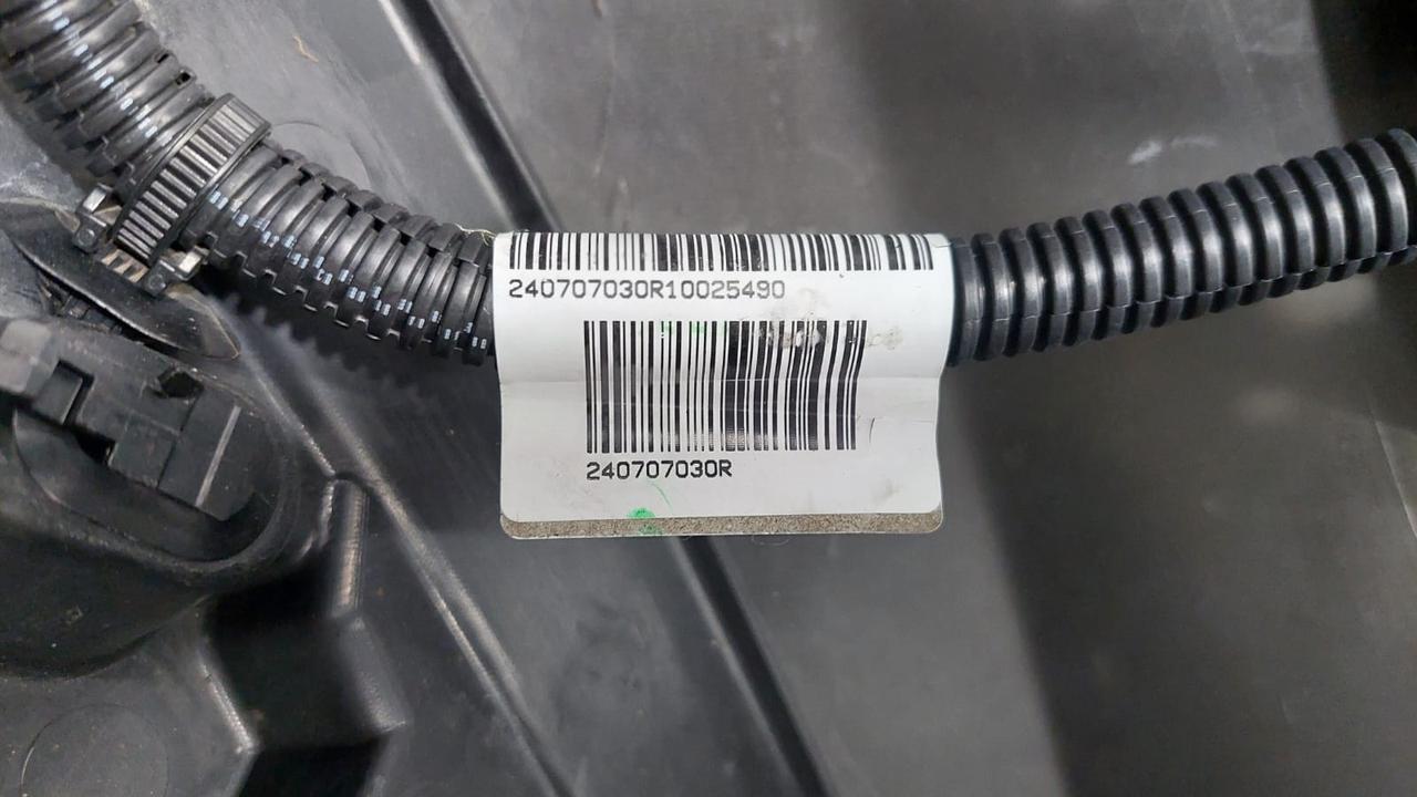 Бампер передний в сборе 620102855R, 620226455R Renault Zoe Рено Зои бу ...