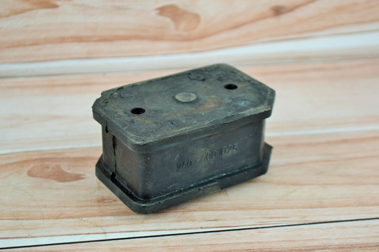 240-1001025 Амортизатор подушка двигателя МТЗ: продажа, цена в Киеве ...