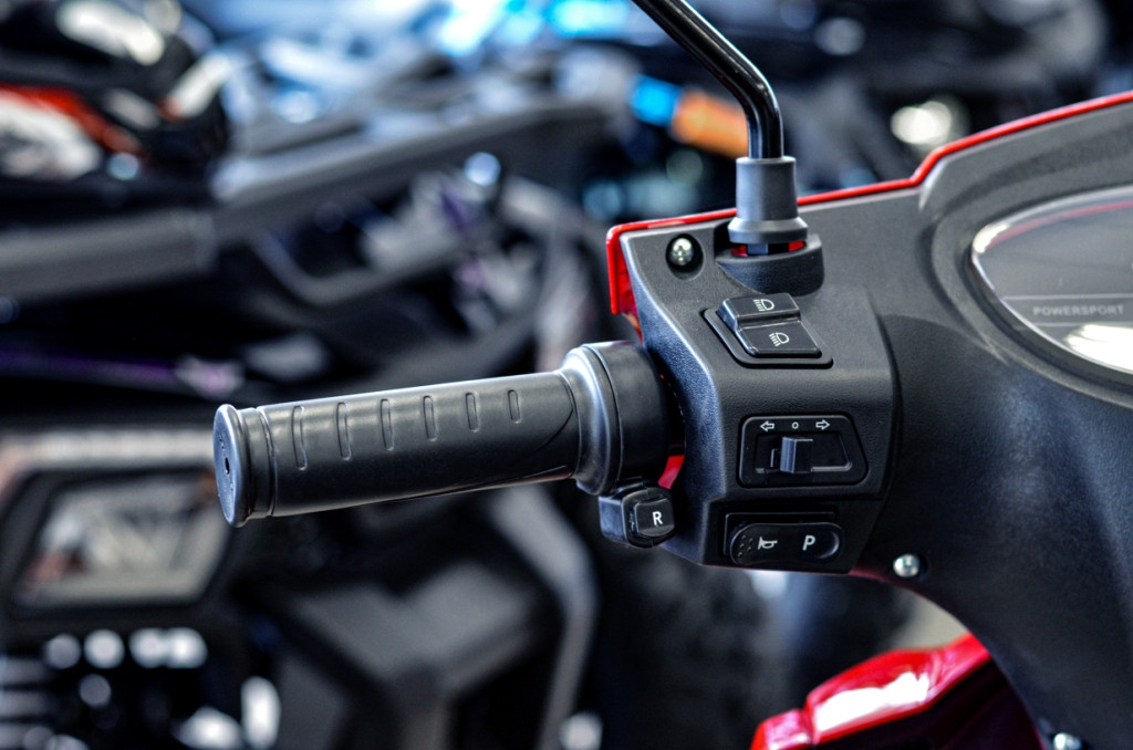 Купить Электроскутер YADEA LUNA синий, цена 50728 ₴ — Prom.ua (ID ...