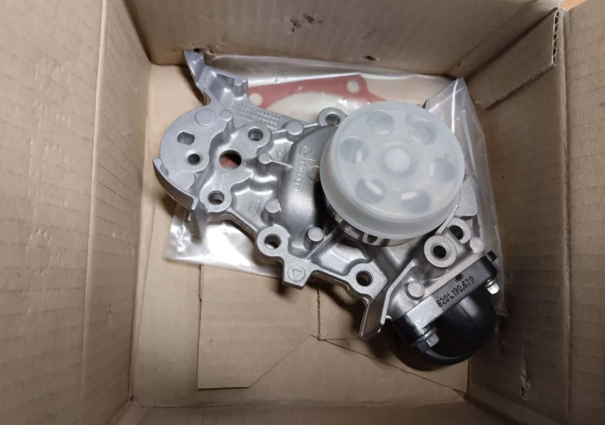 Купить 210101832R, помпа водяная (насос) охлаждения Renault LOGAN ...