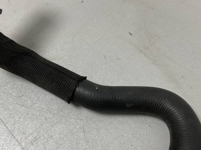 Купить Патрубок системи охолодження AUDI A4 8W0122073F 2016-2022, цена ...