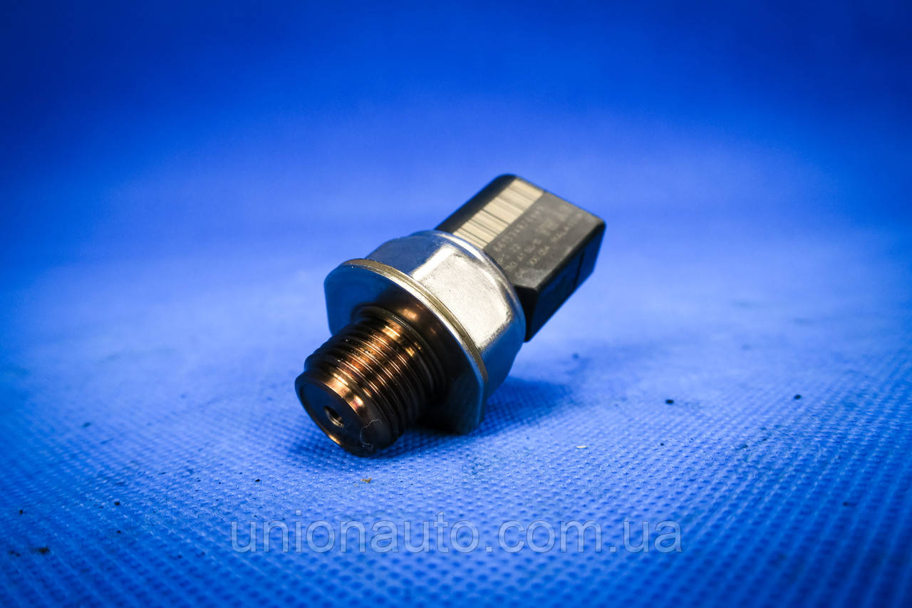 Датчик Тиску Палива Audi VW Skoda 04L906054 — в Категории "Регуляторы ...