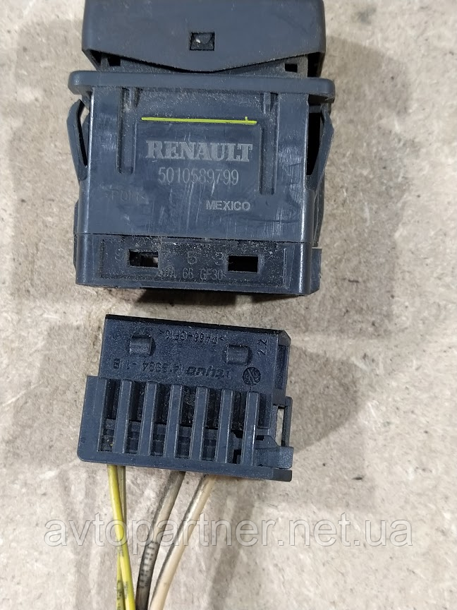 Фішка кнопки перемикання світла фар за кабіною Renault Premium ...