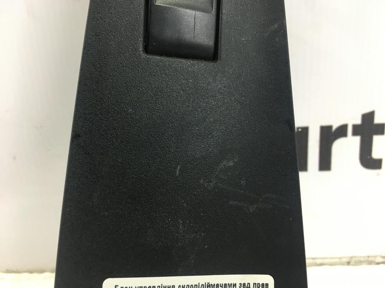 Блок управления стеклоподъемниками задний правый TOYOTA RAV4 CA30W 2005 ...