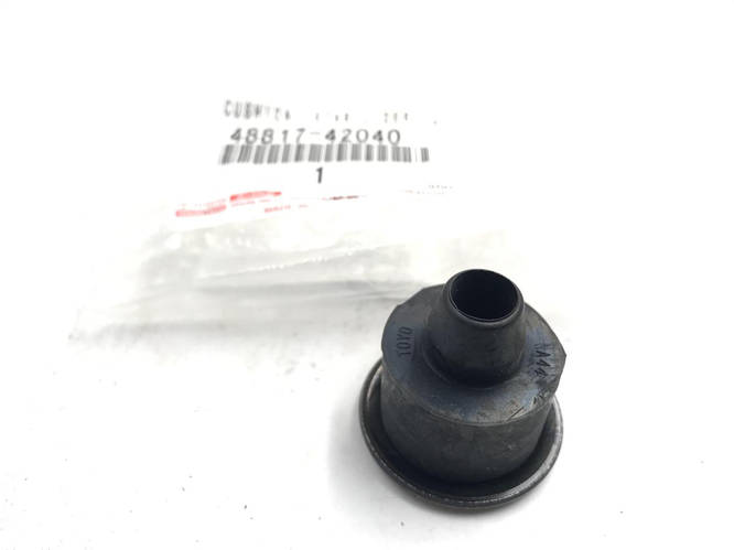 Оригинальная втулка стойки стабилизатора задняя №2 48817-42040 RAV4 (ID ...