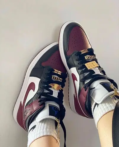 Купить кроссовки 1 Retro Mid SE Black Dark Beetroot 2, цена 2250 ...