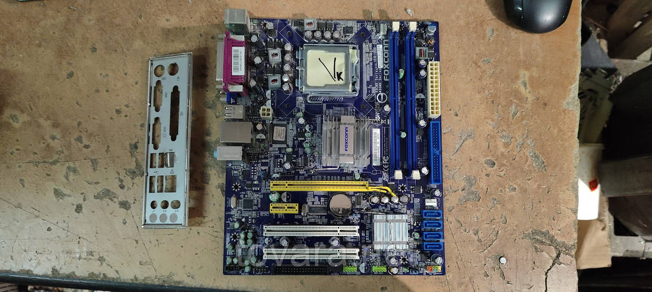 Мат. плата Foxconn 45CMX LGA775 i945GC PCI-E+SVGA+LAN SATA MicroATX ...