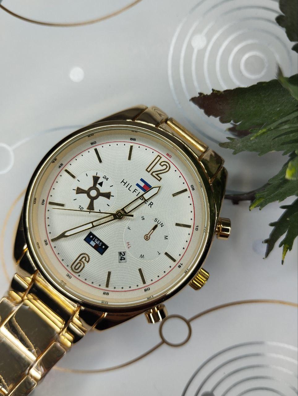 Купить Мужские часы Tommy Hilfiger А142 золотистого цвета, цена 500 ...