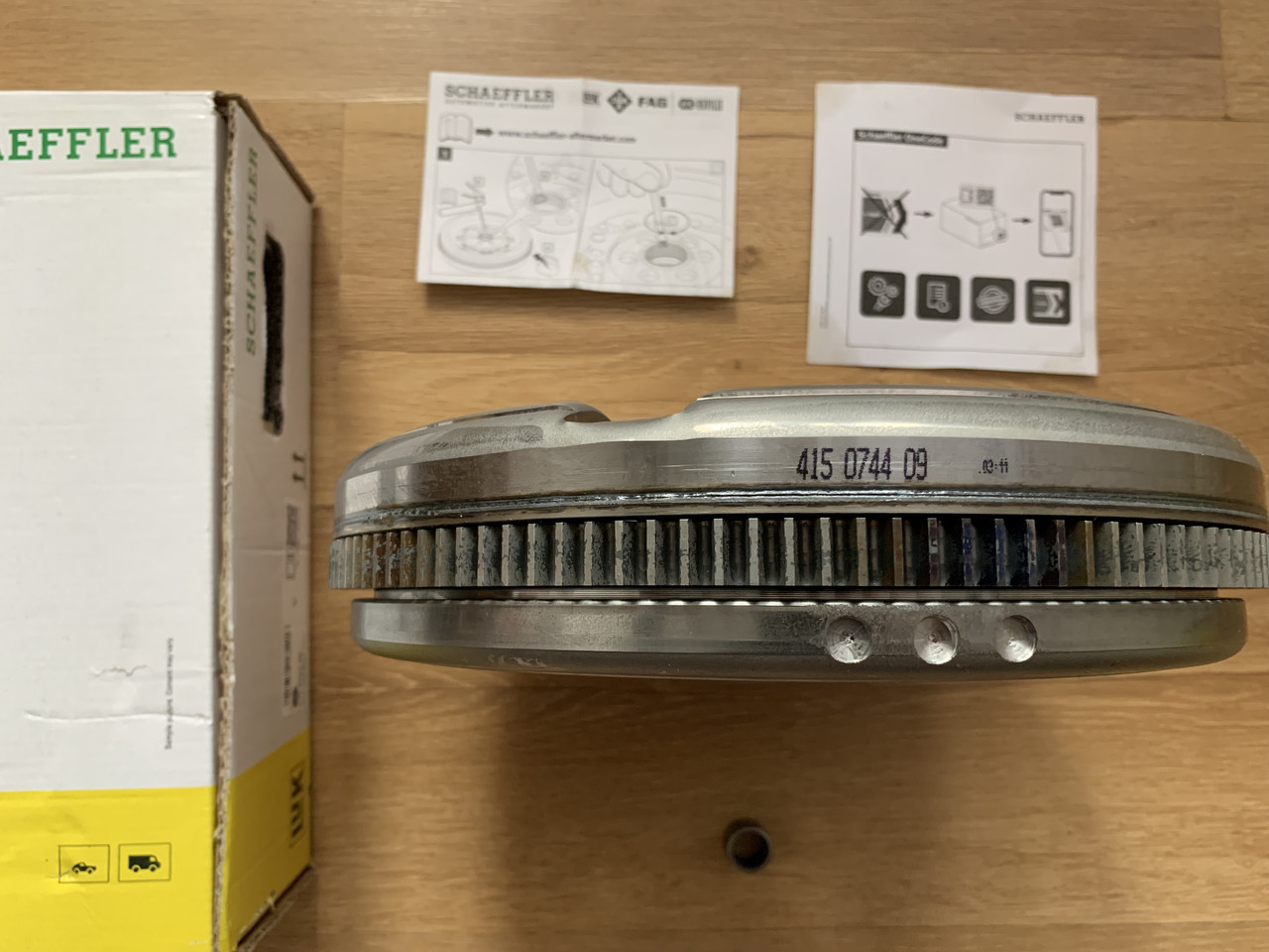 Двухмассовый маховик, демпфер LUK 415074409 Passat B7-B8, Golf 6-7 ...