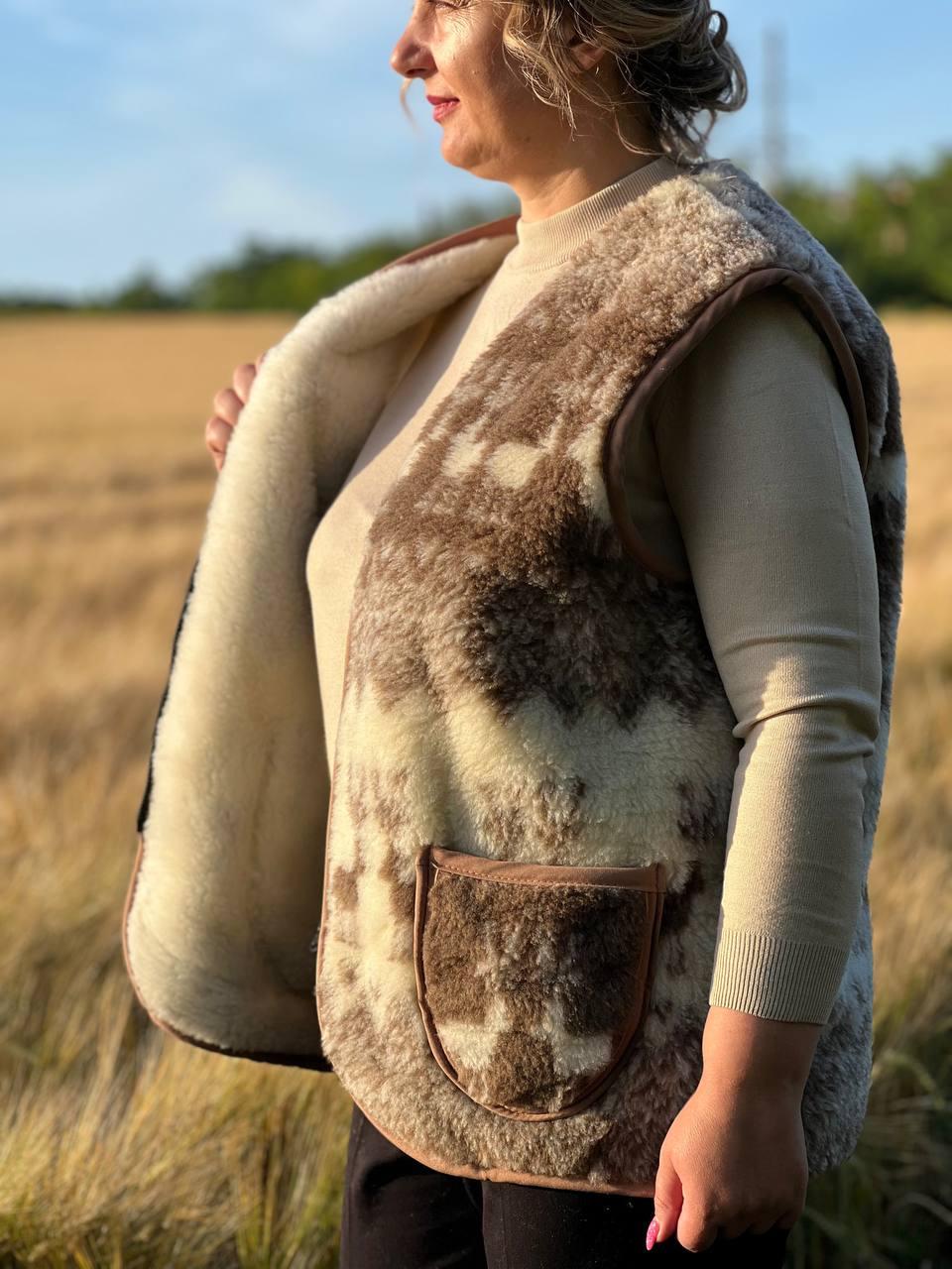 Тепла безрукавка з натуральної овчини з оленями, Жилетка з овечої вовни Унісекс: продаж, ціна у ...