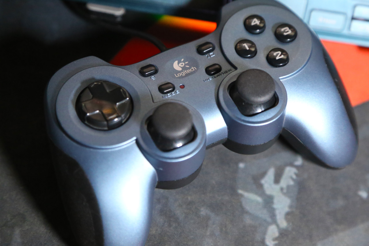 Джойстик PC logitech rumblepad 2 USB Original Идеальное состояние, без ...