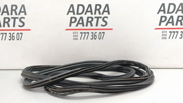 Купить Уплотнитель проёма крышки багажника для Audi Audi Q7 Premium ...