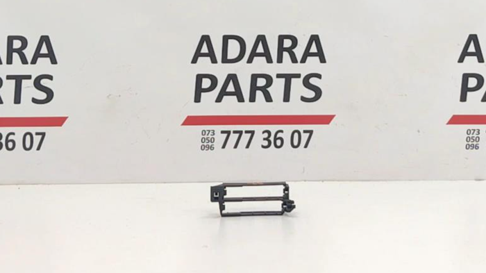 Кронштейн блока запобіжників правий для Audi Audi A6 Premium Plus 2011 ...