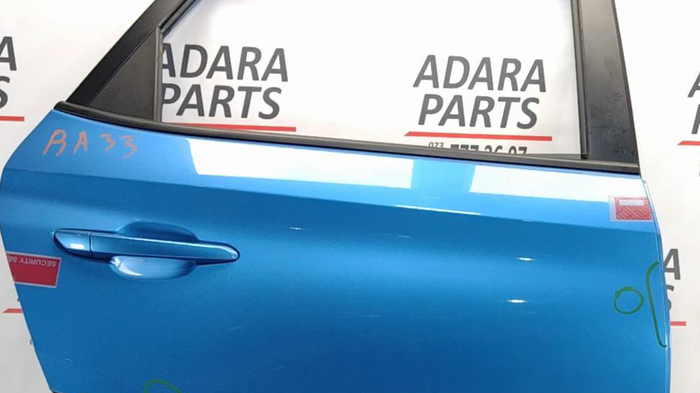 Купить Молдинг дверь-стекло центральный зад прав для Hyundai Tucson ...