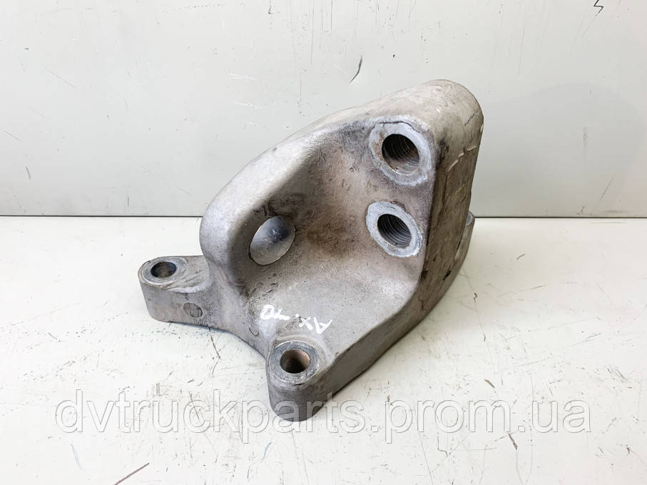 Кронштейн двигуна Volvo 21176296, ціна: 2923.56 ₴, купити на Prom.ua