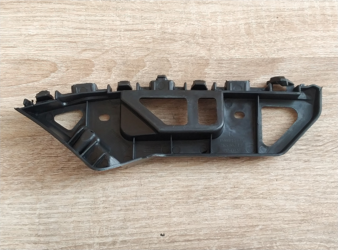 Купити Кронштейн кріплення переднього бампера правий AUTOTECHTEILE 380 ...