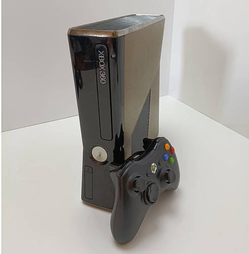 Xbox 360 Slim 250Gb, FREEBOOT, Б/У, комплект в коробке магазина + 5 игр ...