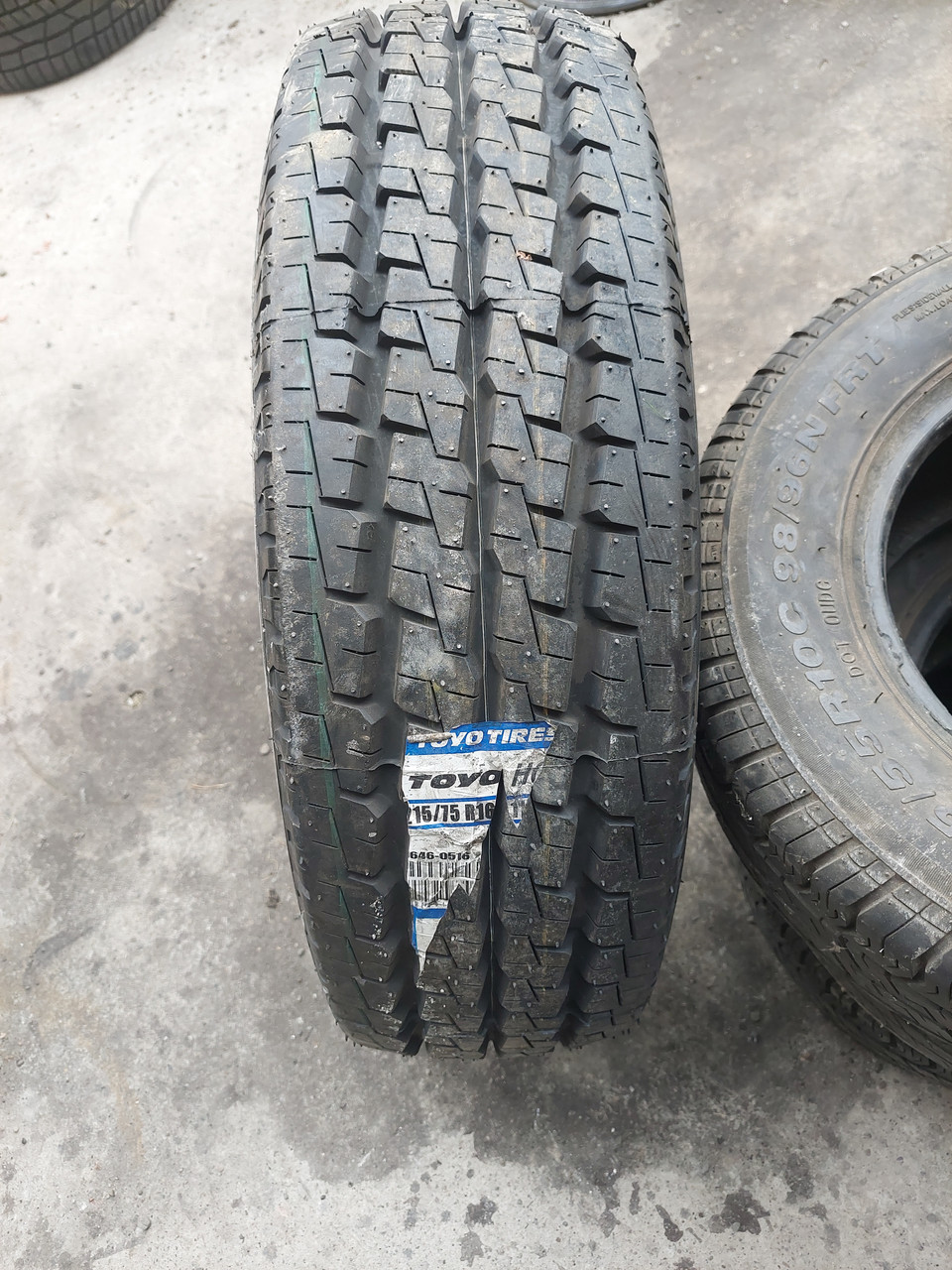 Купити Шини вантажні літо 215.75.R16c Toyo шина лето 215 75 16, ціна 2800 ₴ - Prom.ua (ID ...