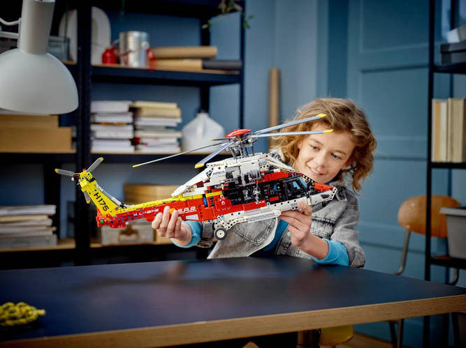 LEGO Конструктор Technic Спасательный вертолет Airbus H175 (ID ...