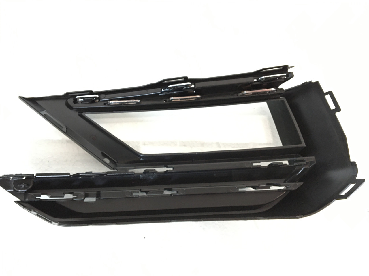 Купити Обрамлення ПТФ VW TIGUAN 2017 R-LINE 5NA853666E праве, ціна 1337 ...