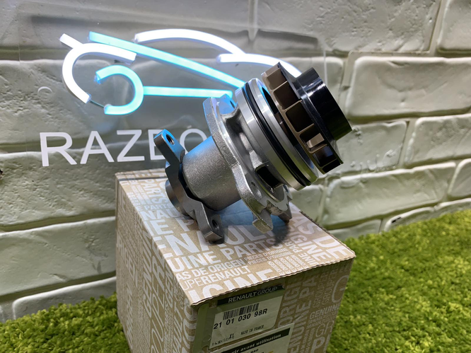 Помпа водяная 2.0 DCI Renault Megane II 2009->2016 Рено Меган 2 ...