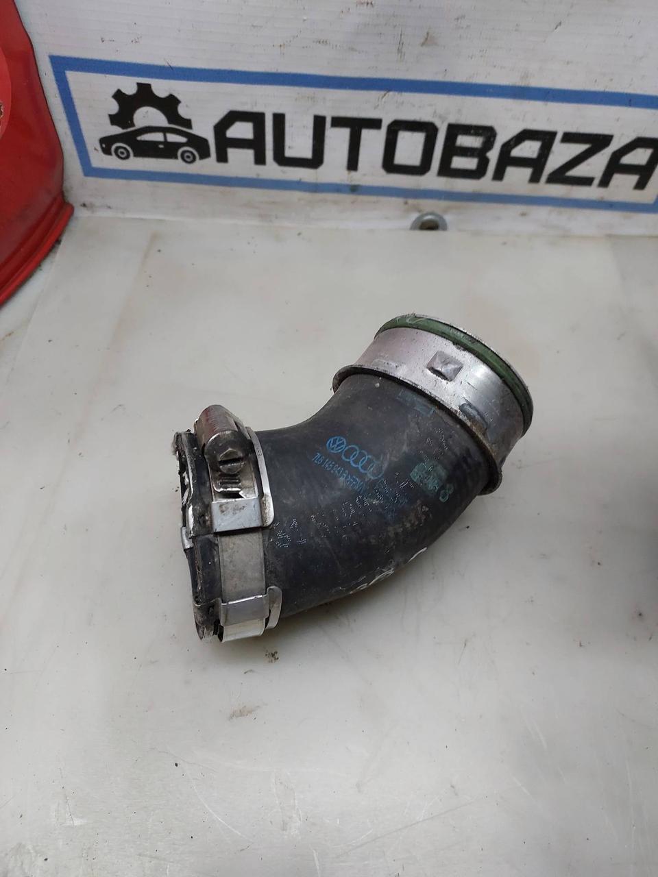 Шланг (патрубок) інтеркулера нижній лівий 7L6145943B VAG 3.0 tdi ...