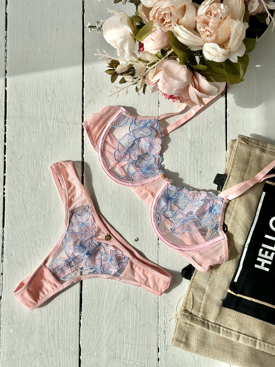 Гарна жіноча нижня білизна пудрового кольору. Еротична білизна жіноча ...