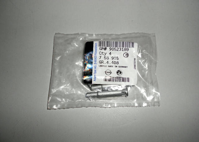 Шплінт (палець, штир, з'єднувач, болт) хрестовини куліси перемикання ...