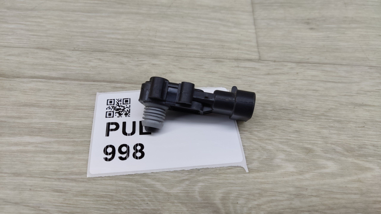 Купить Датчик тиску палива Mercedes X156 W164 W166 W217 W221 W246 ...