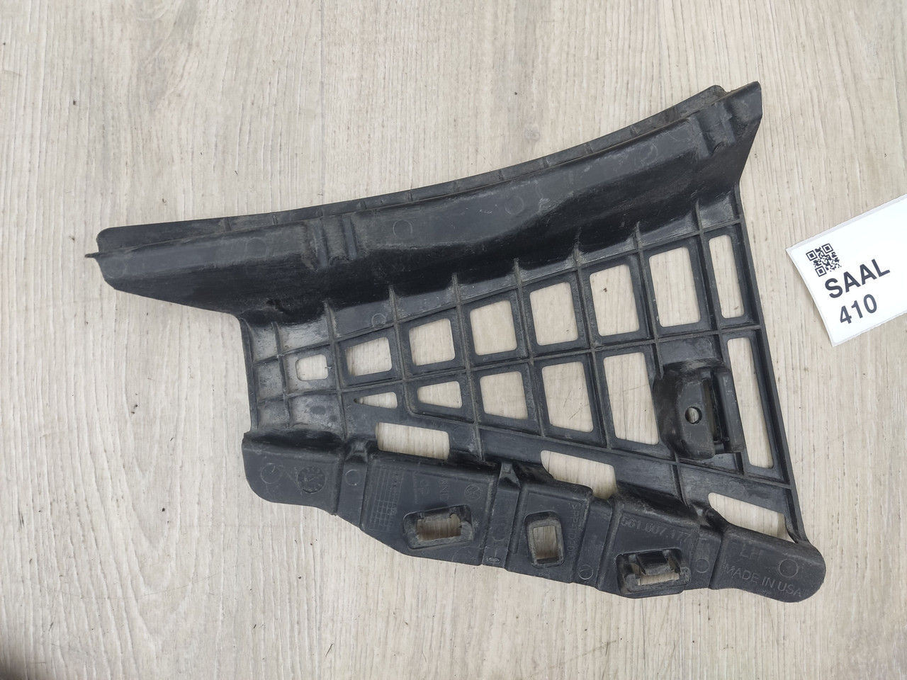 Купить Кронштейн кріплення направляюча переднього бампера лівий VW ...