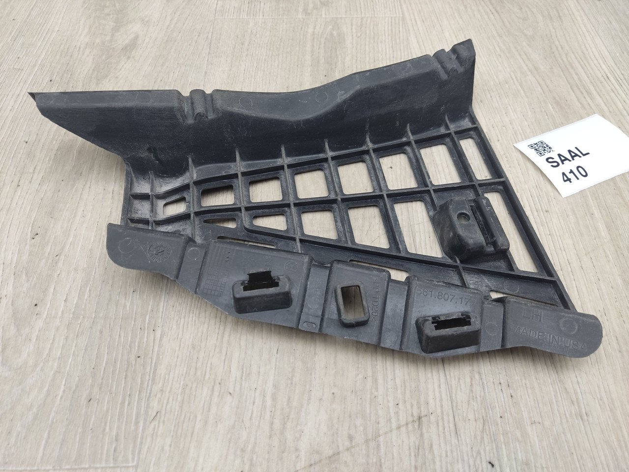 Купить Кронштейн кріплення направляюча переднього бампера лівий VW ...