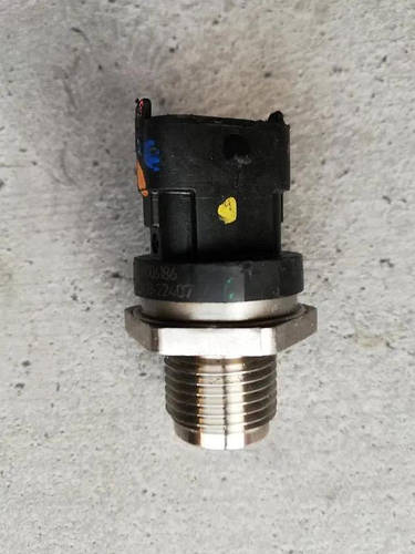 Датчик давления топлива в рейке 1.6 DCI Renault Trafic III 0281006186 ...