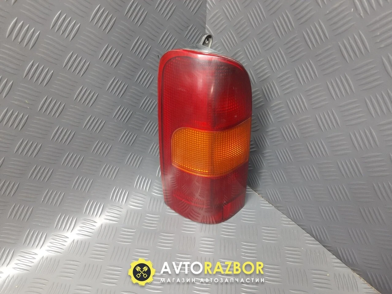 Стоп сигнал задний фонарь левый 265557C000 на Nissan Vanette Cargo C23 ...