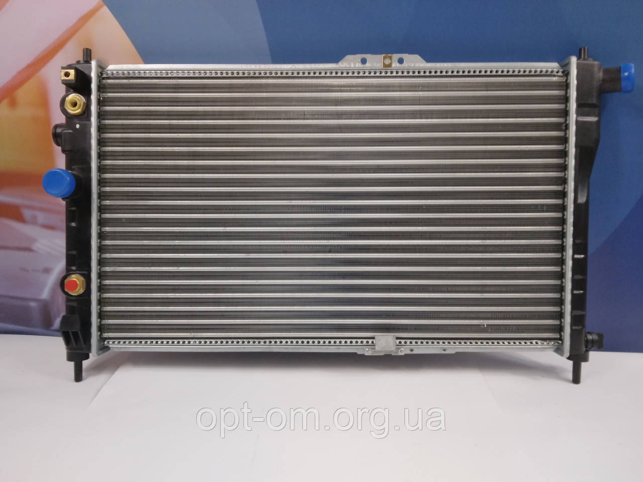 Радіатор охолоджування УЦІНКА. ВІДЛАМАНИЙ ШТУЦЕР.DAEWOO NEXIA 1,5 AUT ...