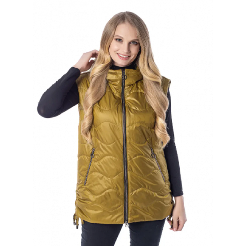 Женская стеганная жилетка с капюшоном полуприталенного фасона горчиця ...