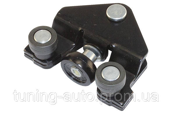 Купить Ролик правих дверей нижній Renault Master 3 (745961469R), цена ...