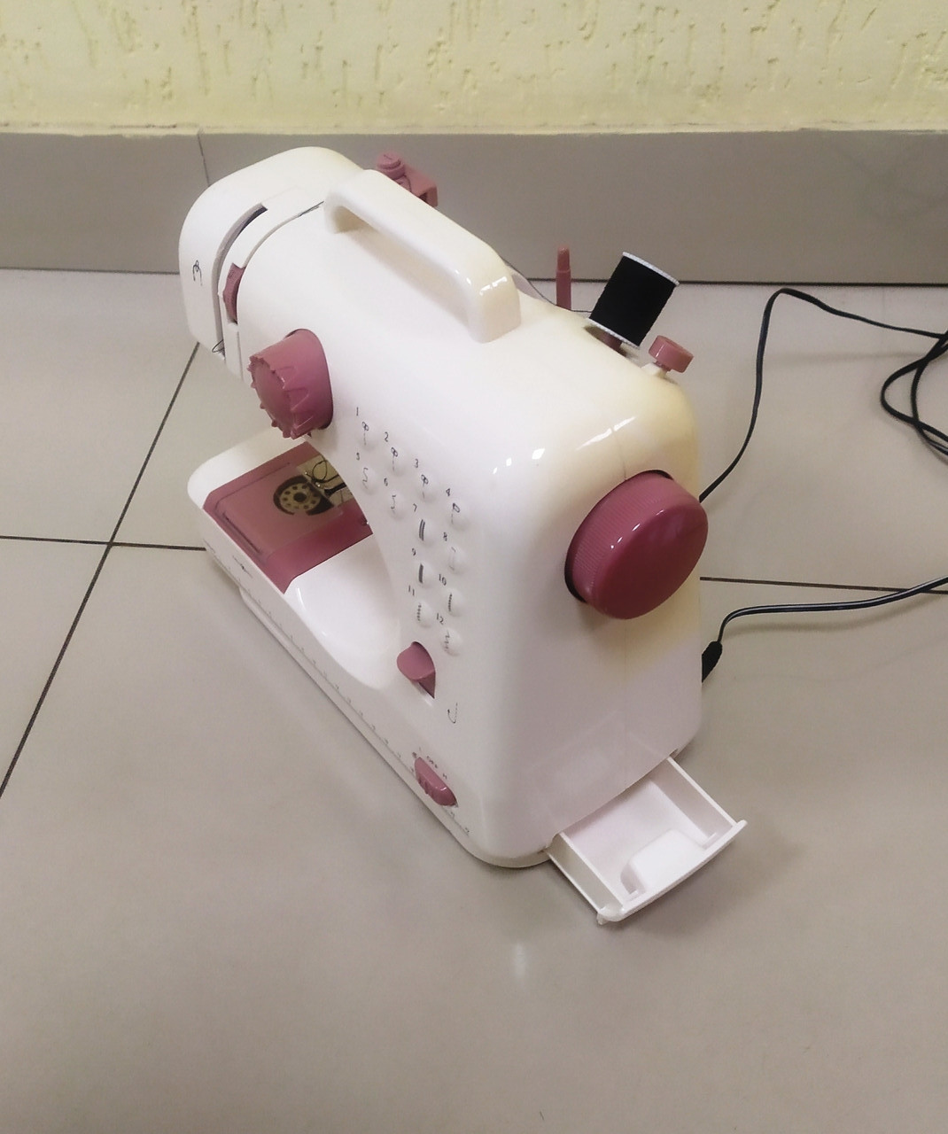 Купить Немецкая швейная машинка мини Ideen Welt LD-01084 из Германии с ...