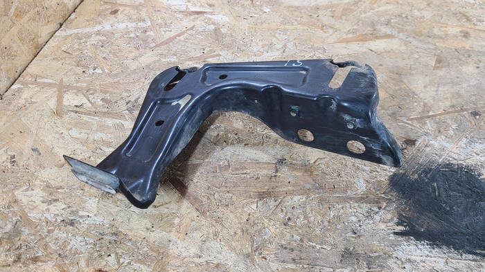 Купить Кронштейн фари лівий a5 1Z0805071A, цена 250 ₴ — Prom.ua (ID ...