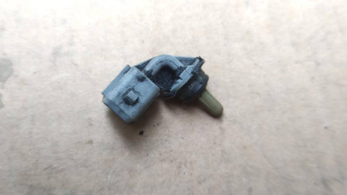 Датчик температуры воздуха в впускном коллекторе Dacia Citroen Peugeot ...