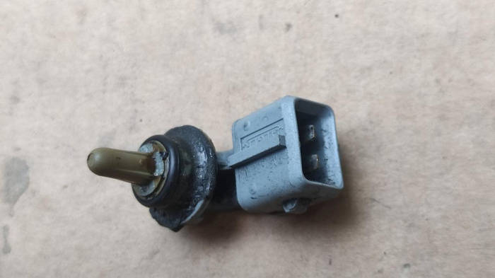 Датчик температуры воздуха в впускном коллекторе Dacia Citroen Peugeot ...