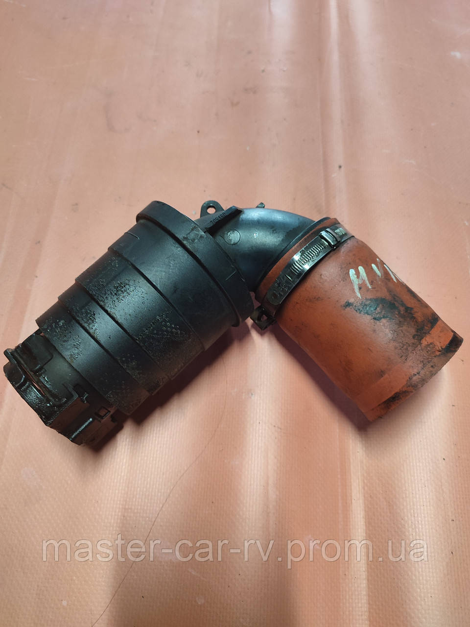 Патрубок інтеркулера лівий(до турбіни) 2.3 Renault Master Opel Movano ...