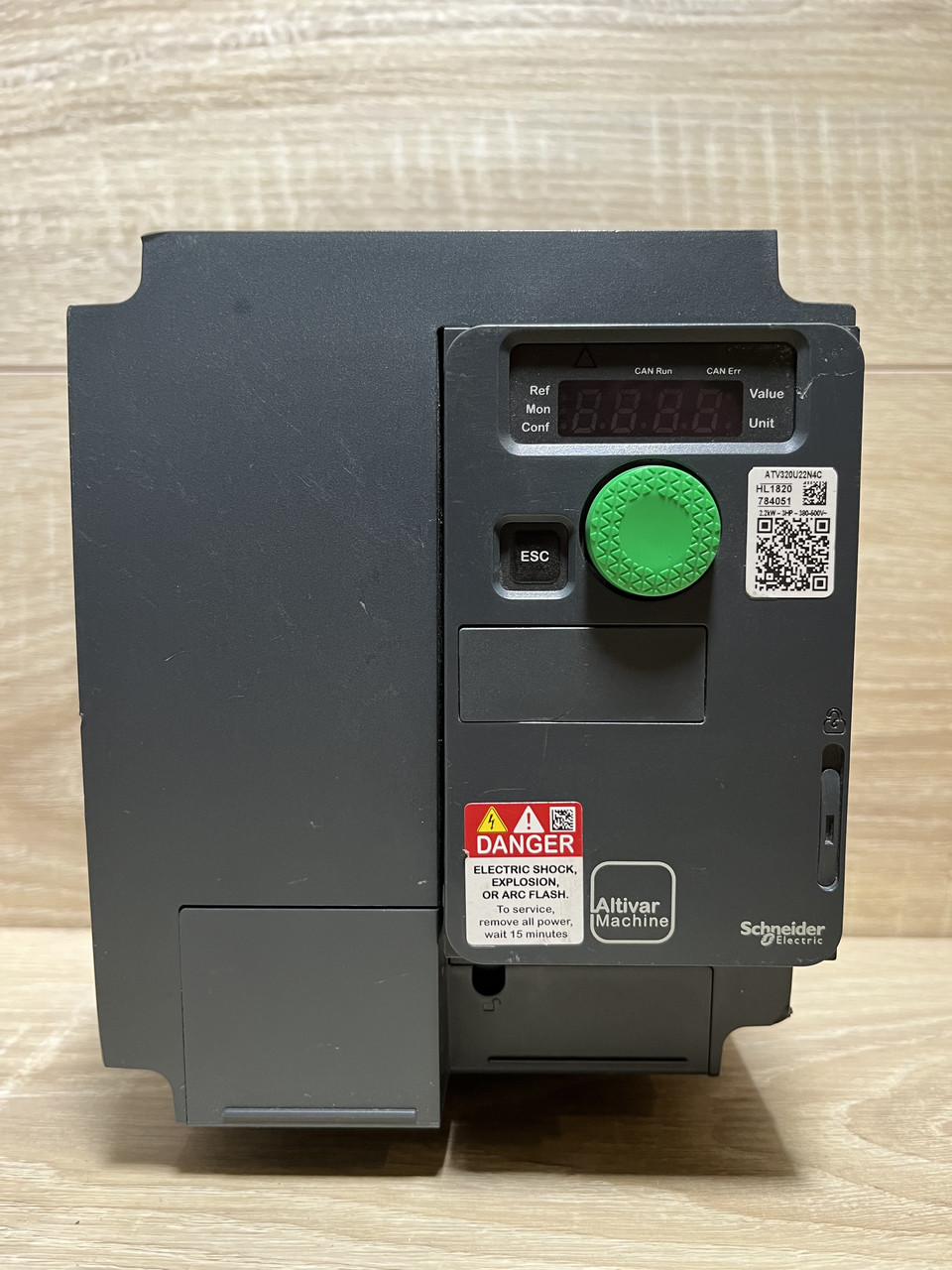 Частотний перетворювач Schneider Electric Altivar 320 ATV320U22N4C 2.2 ...