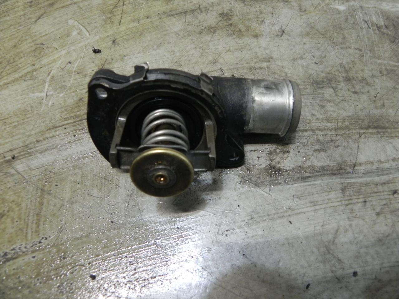 Б/У КОРПУС ТЕРМОСТАТА VOLKSWAGEN TRANSPORTER T5 070121114 (ID ...