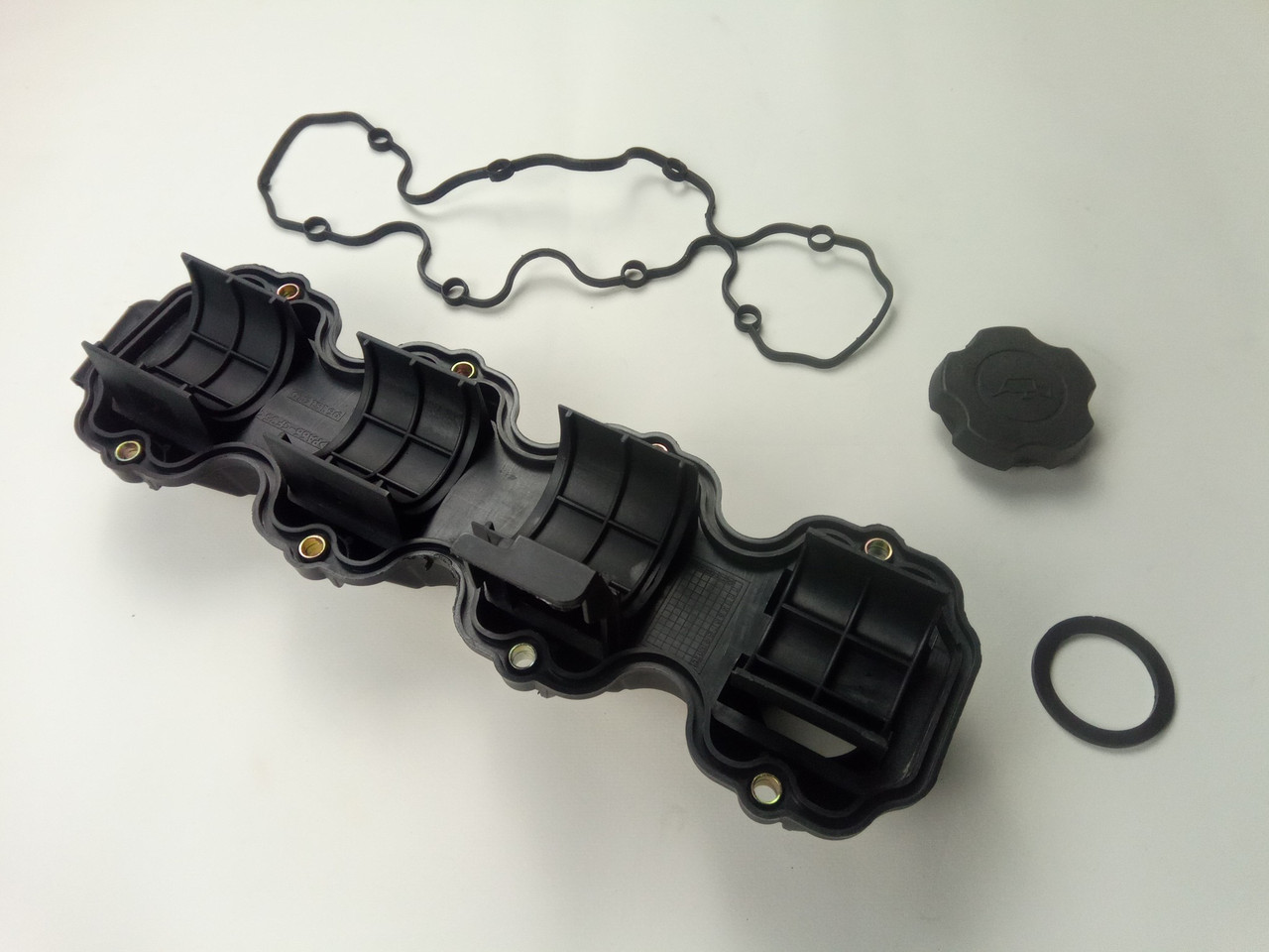 Крышка клапанная Lanos 1.5, Корея (25192211) в сборе (96181319 ...