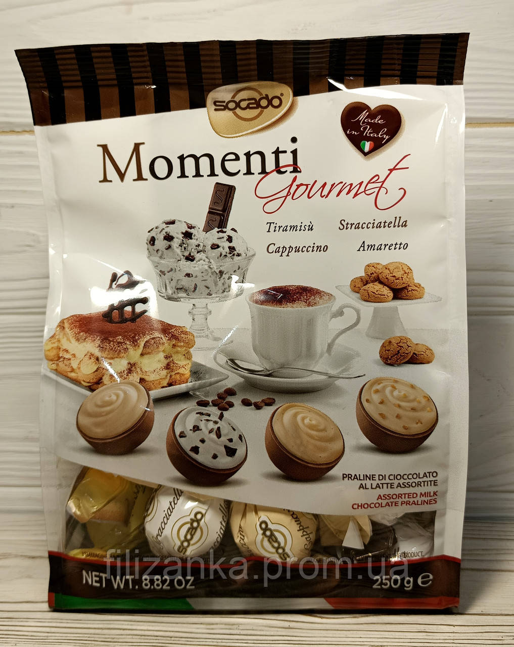 Цукерки Socado Momenti Gourmet в молочному шоколаді з начинкою праліне ...