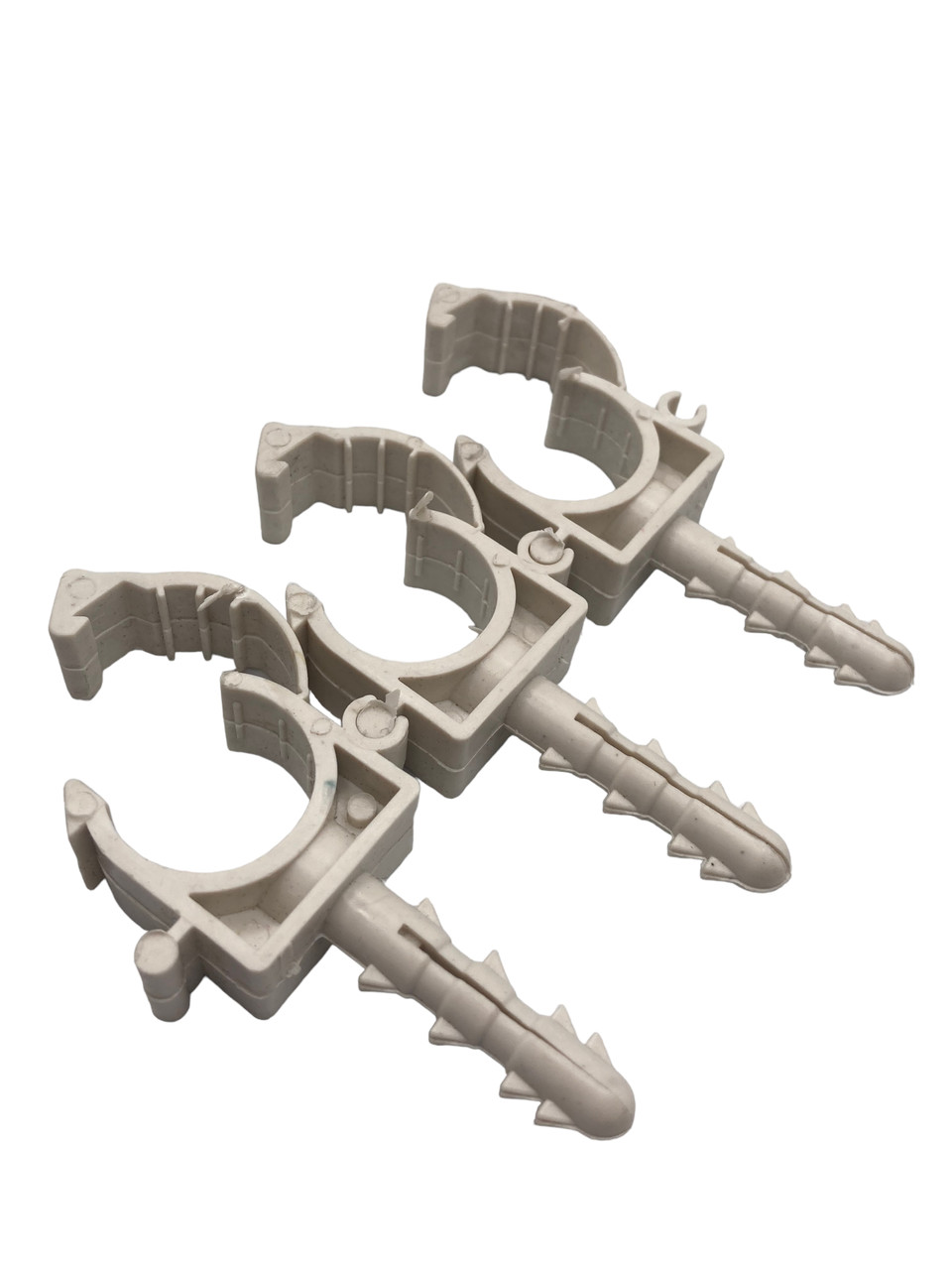 Держатель для труб пластиковый с защелкой и с дюбелем d20 мм. (100шт ...