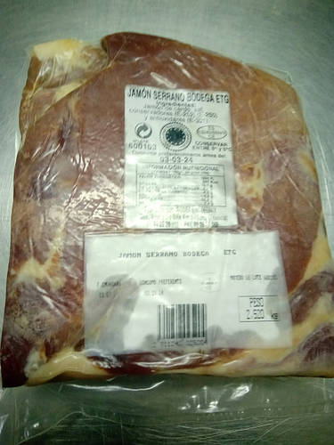 Хамон Jamon serrano Bodega ETG блок 14 мес. очищенный (без кости, сала и шкуры) Испания 2,5 кг ...