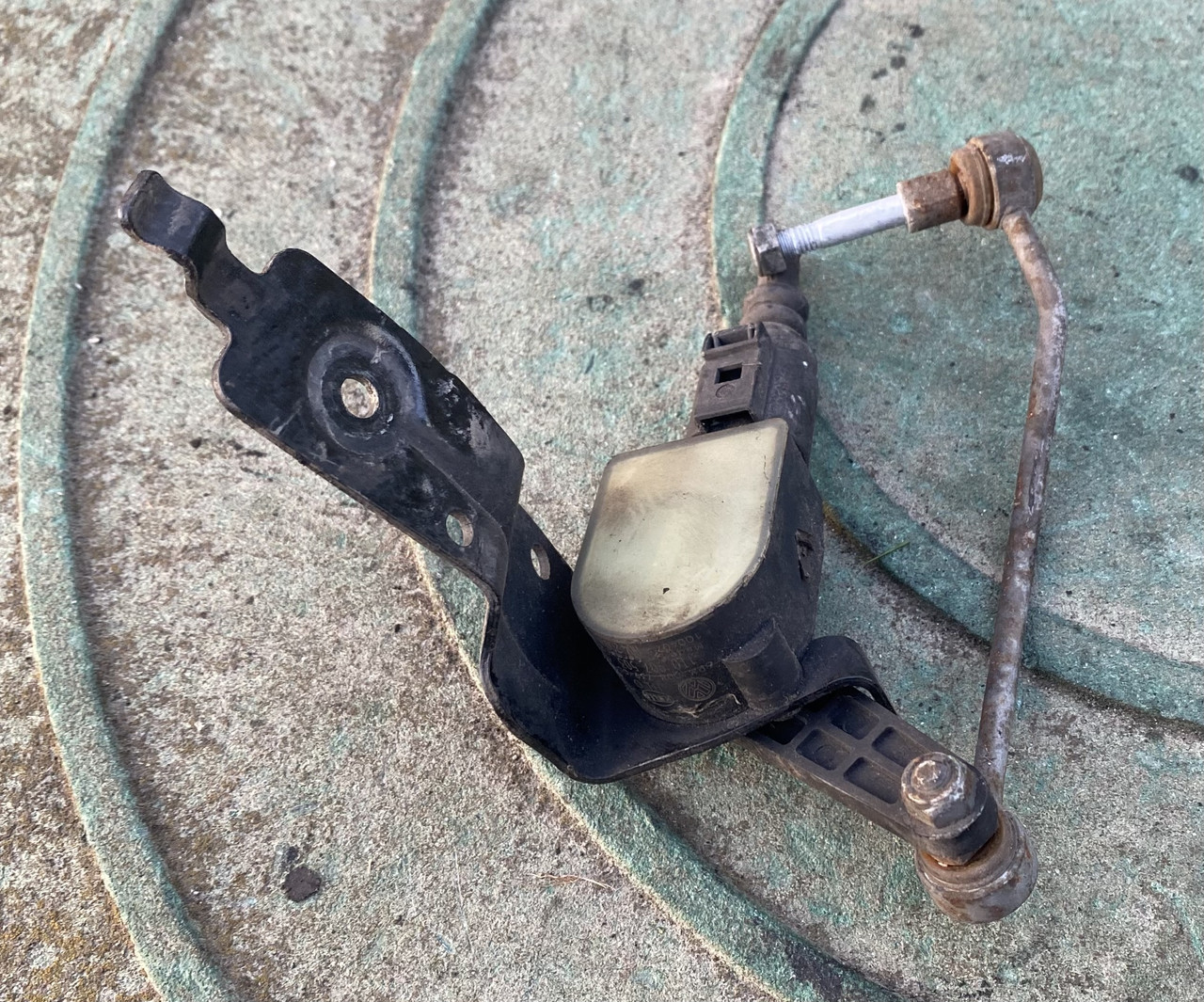 Датчик уровня положения кузова задний (VAG) VW, Skoda, Audi, Seat, 1T0 ...