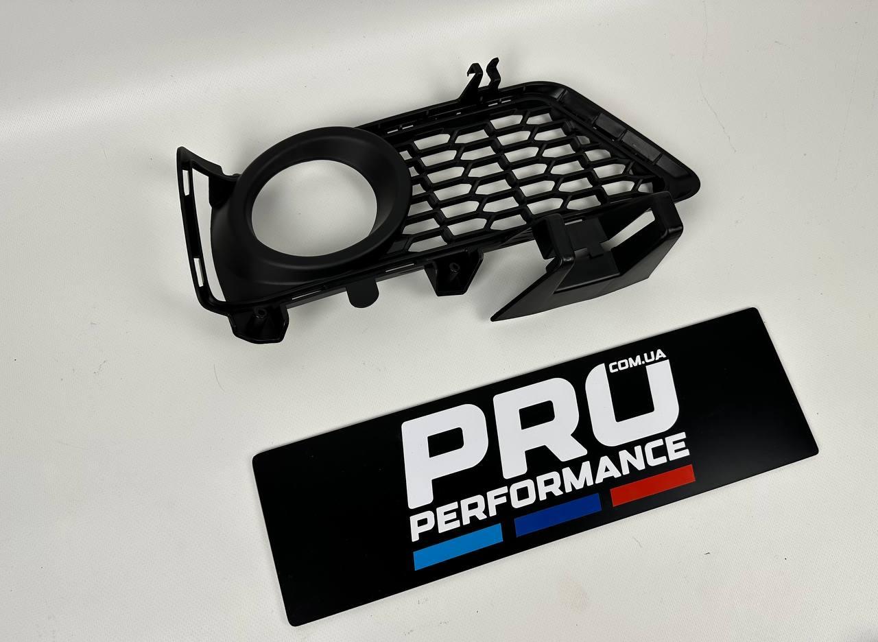 Решітка бампера під туманну фару Bmw 3 series f30 f31 М-пакет (права ...